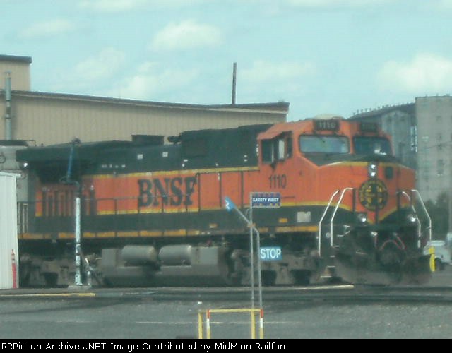 BNSF 1110
